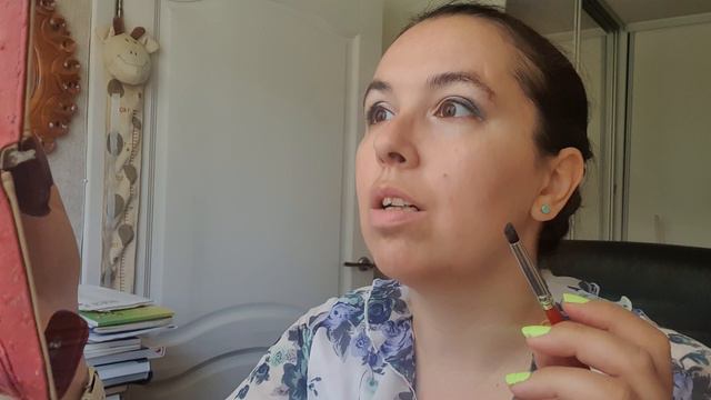 Дневной смоки с синим и коричневой стрелкой, как это? Макияж на скорую руку.