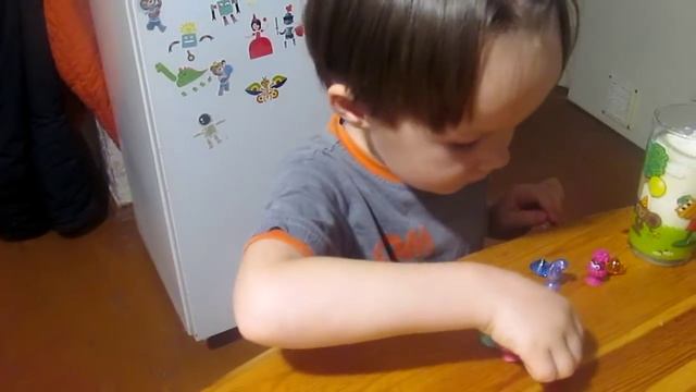 Сын Ваня играет [MOBHhWQo5GE].mp4