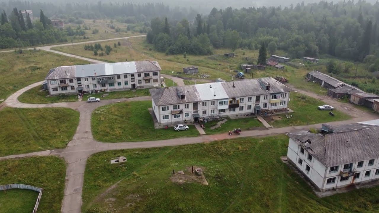 красивый полет 4K  DJI Mini 2  над станцией Кемчуг