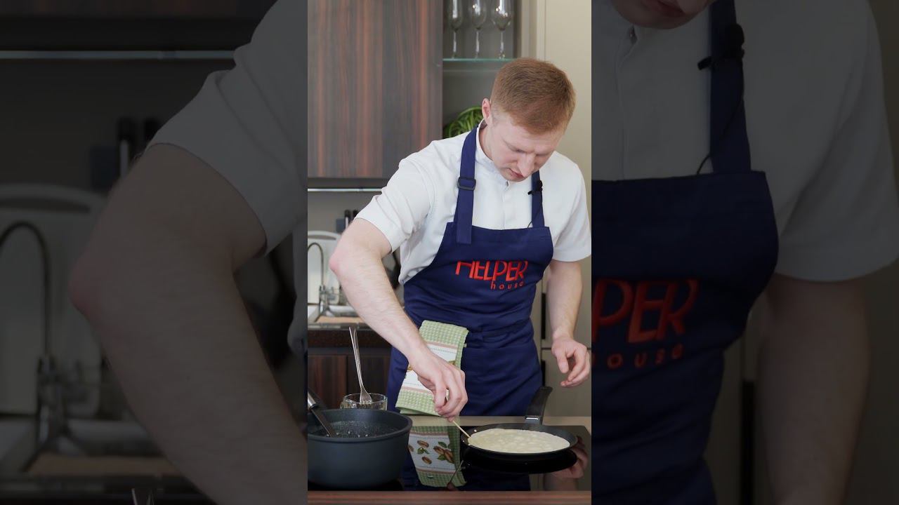 Как приготовить супер тонкие блинчики: налить и распределить тесто, перевернуть палочкой