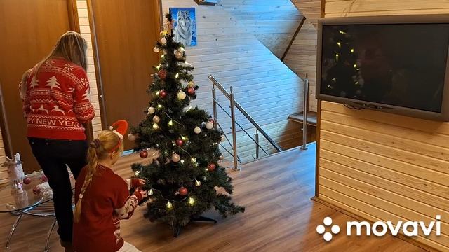 2 января украшаем ёлку на даче