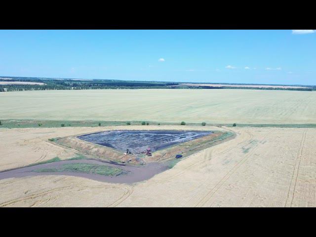 Вот откуда труба проложена. (Навозохранилище свинарника в Сухой Лубне 14.07.2021 год.)