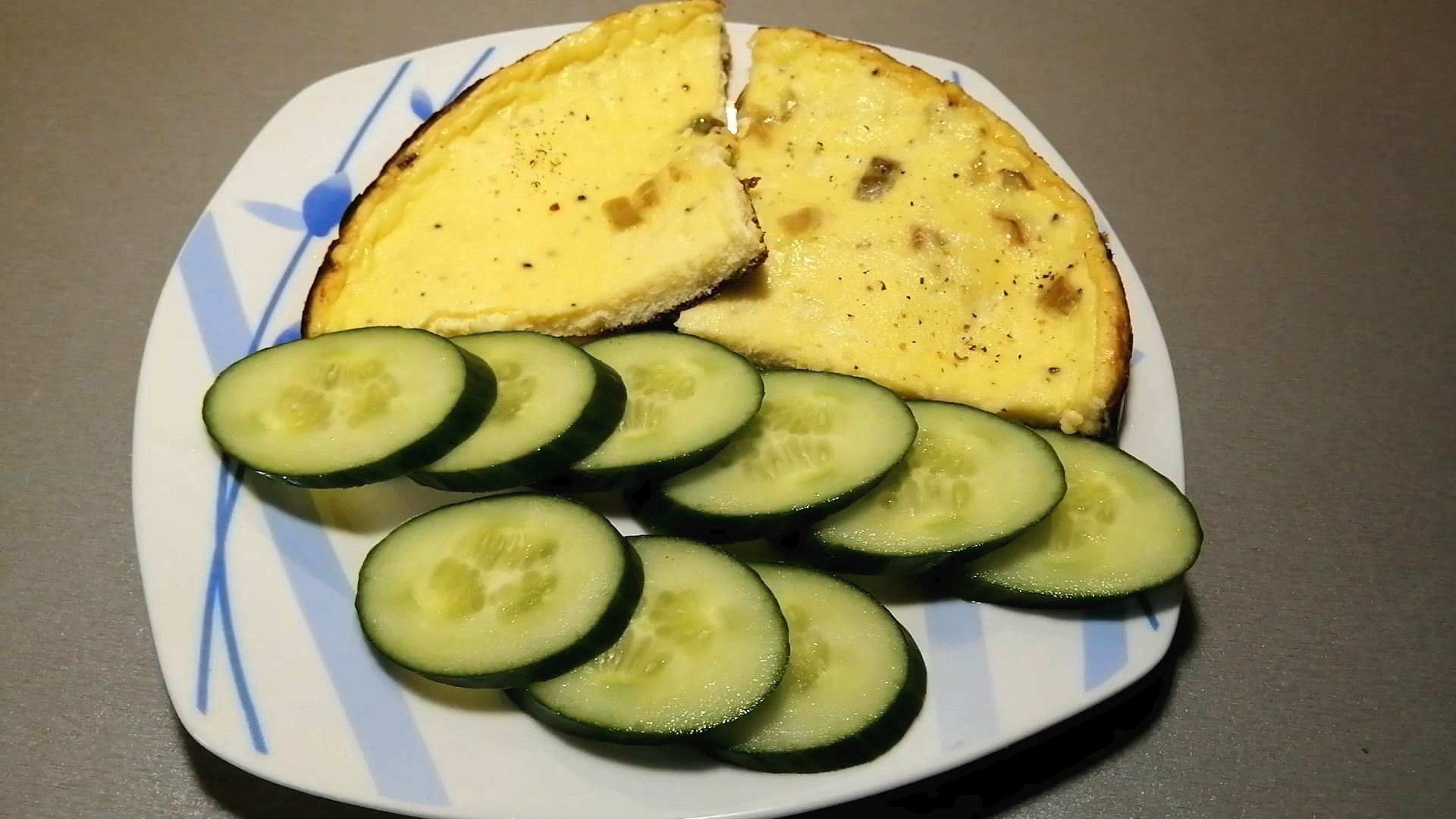 Омлет с творогом, сметаной и перцем! Вкусный и полезный завтрак для всей семьи.