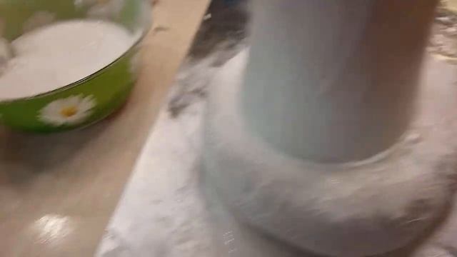 Как я переделала  стеклянную не устойчивую вазу. Декупаж . Часть 1.