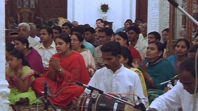 Музыкальный вечер в присутствии Шри Матаджи. Пратиштхан-Пуне, Индия. 28-06-2005г.