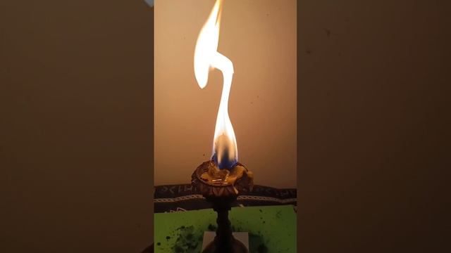 так горят магические свечи