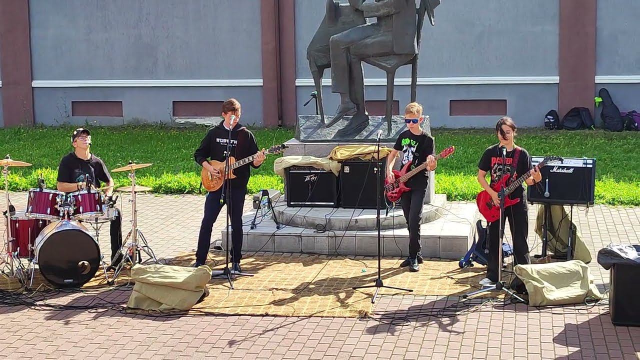 Nirvana. Четвертый состав группы  продолжает гастролировать по Нечерноземью.