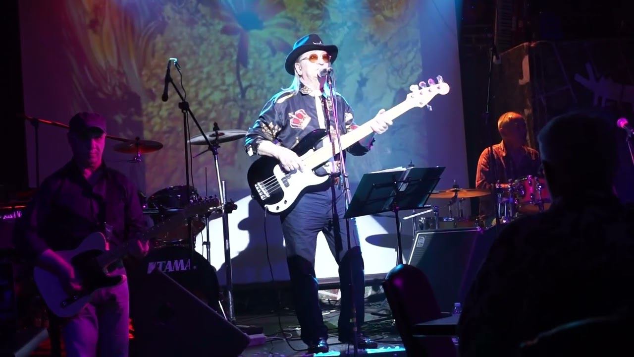 Каменный цветок