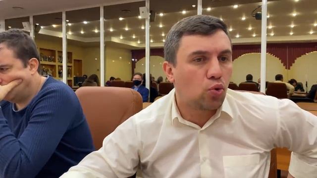 Жулики запретили митинговать у дворца Путина. Единоросска пожаловалась на трещины.