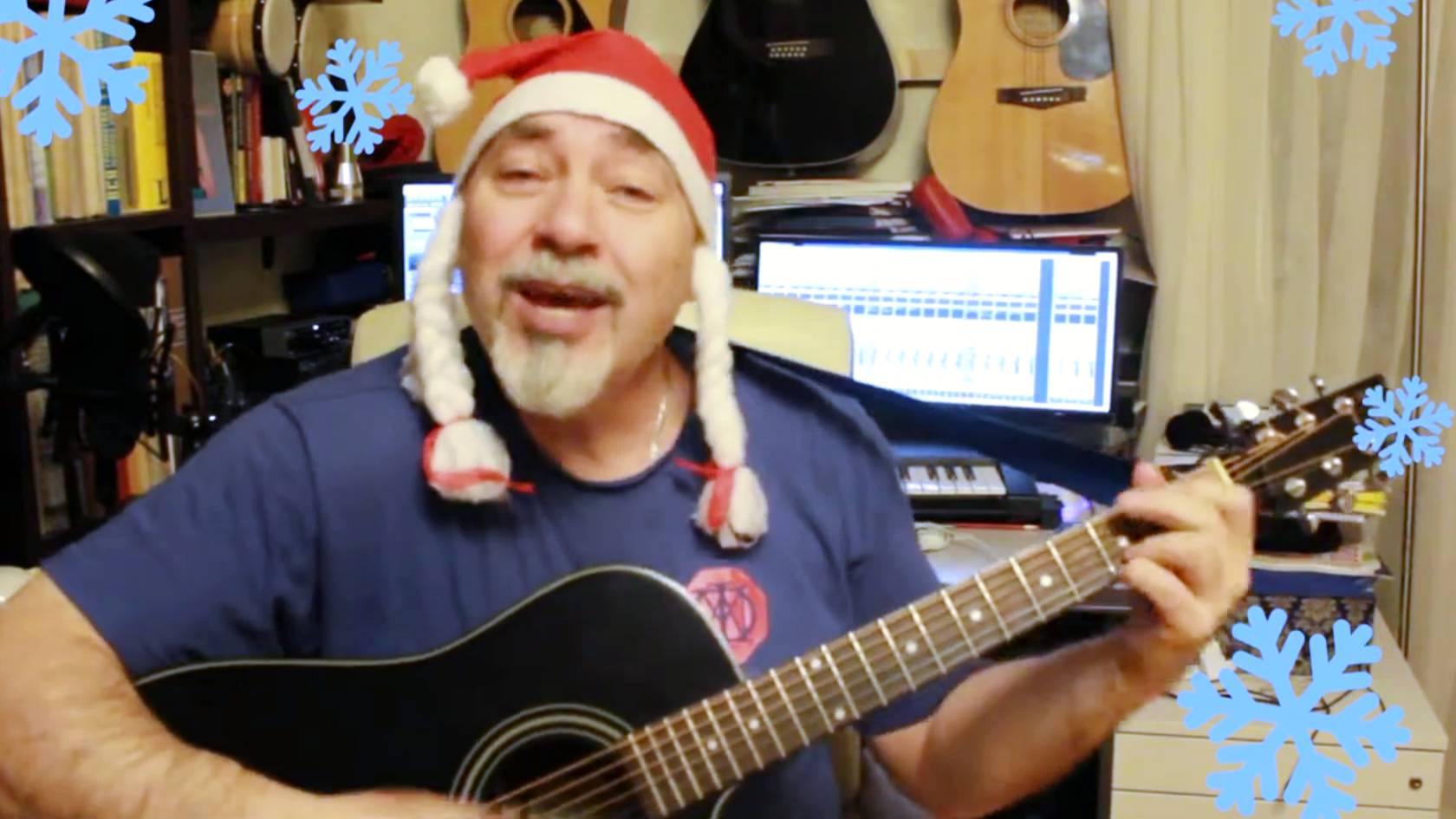 "С Новым Годом и Рождеством!" (запись  2018 г). Поёт автор – Сергей фондаратов.