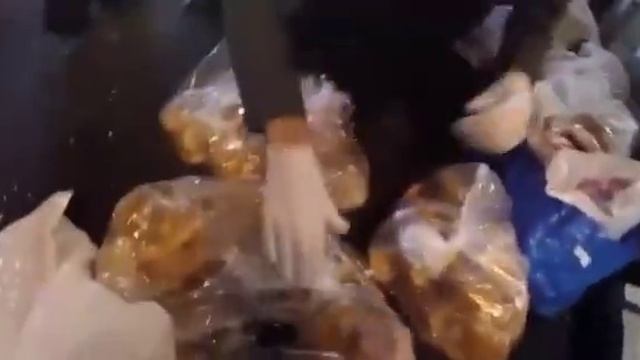 Встретились как-то русский и украинец в США, и один другому говорит....mp4