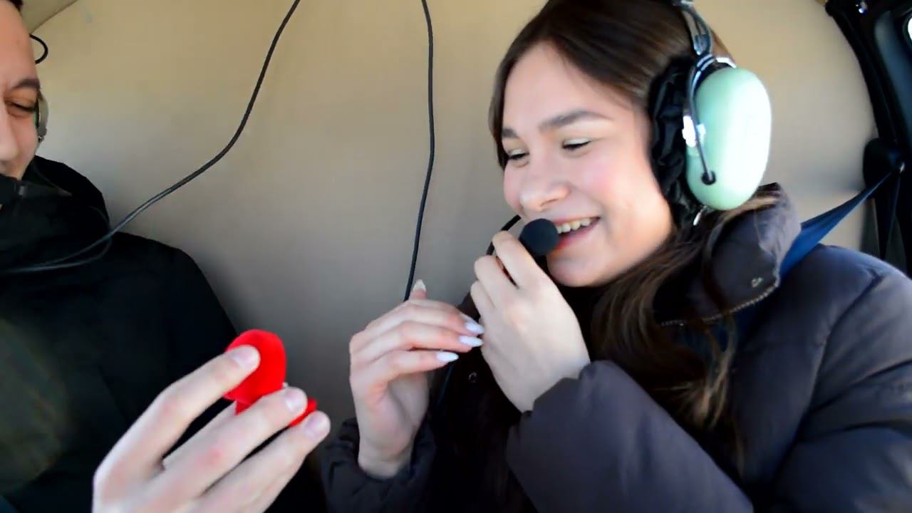 Предложение в небе, аренда вертолета с баннером "выходи за меня"