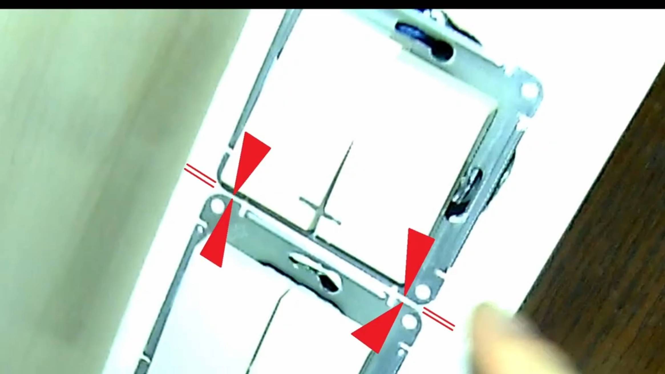 Рамка не вставляется на двойной выключатель.