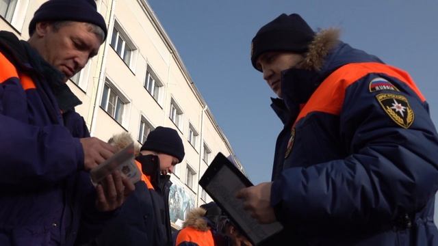 Грамоты и благодарности начальника ГУ МЧС России по Хабаровскому краю вручены спасателям