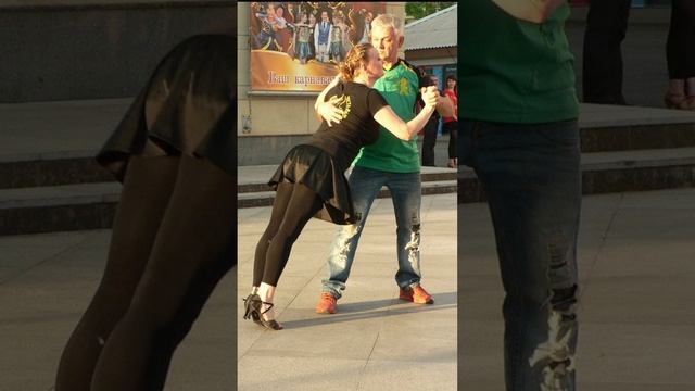 Танцующие парни - какие они?