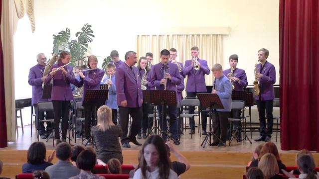 17_Прощание славянки (отрывок), исп. Духовой оркестр Бревис, рук. Ю. В. Афонин