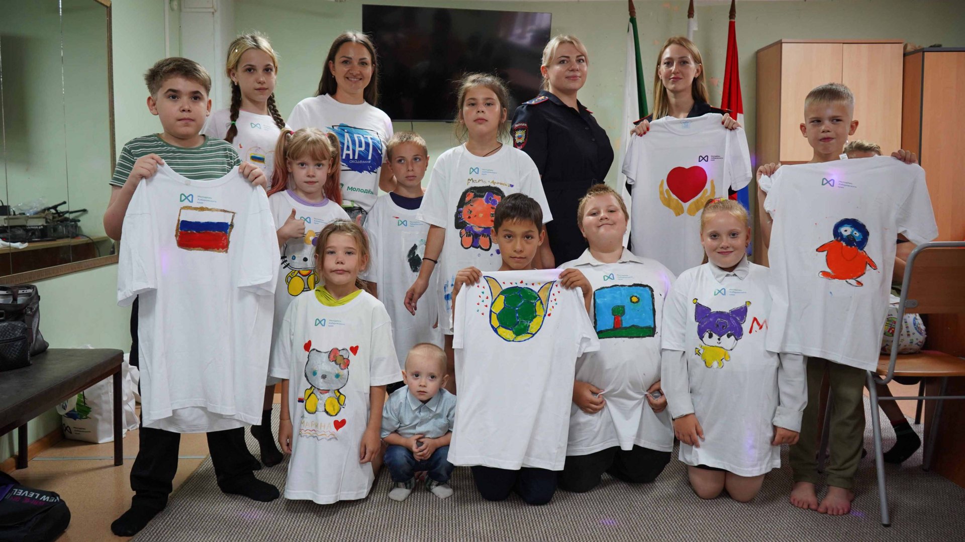 Полицейские Хабаровского края приняли участие во Всероссийской акции «Помоги пойти учиться»