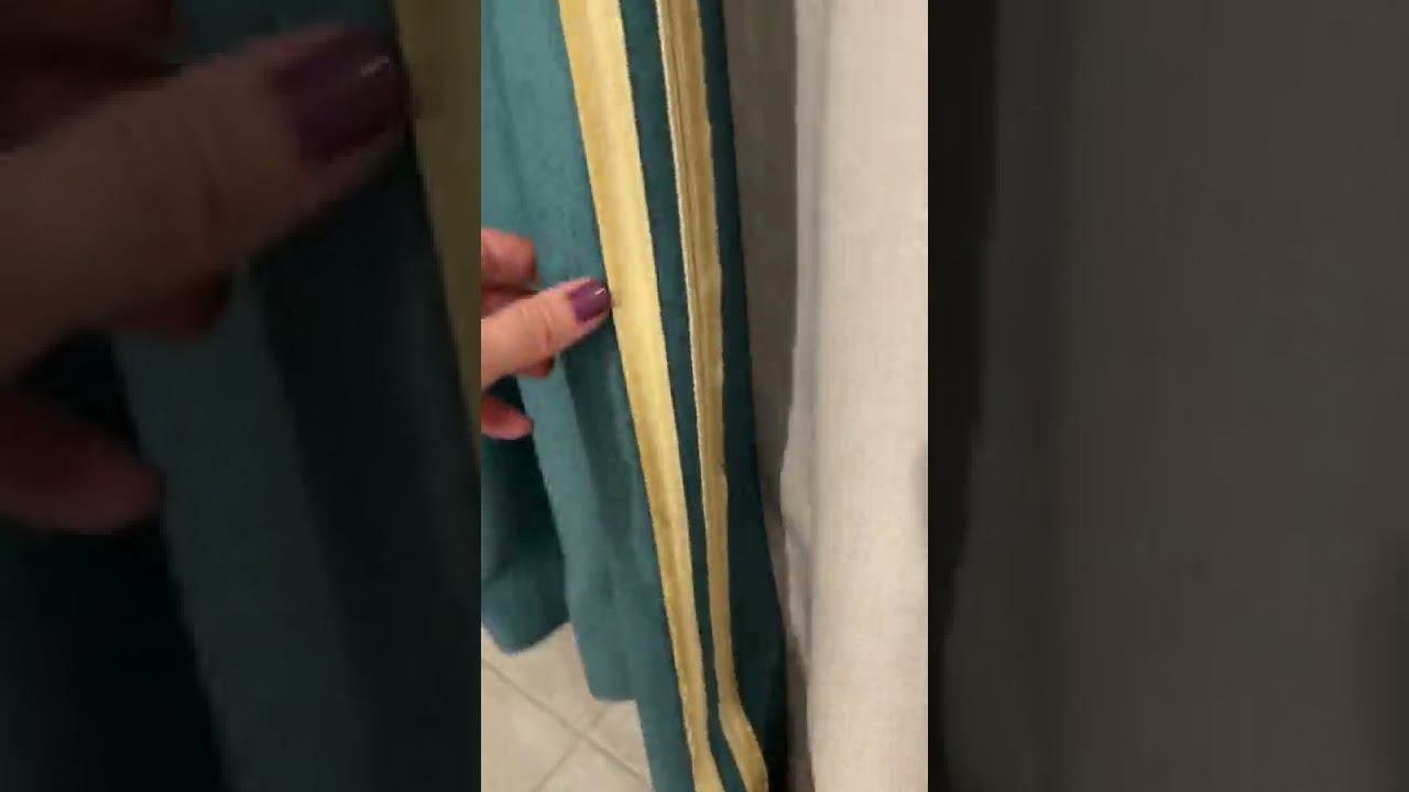 Двухцветные шторы с отделкой