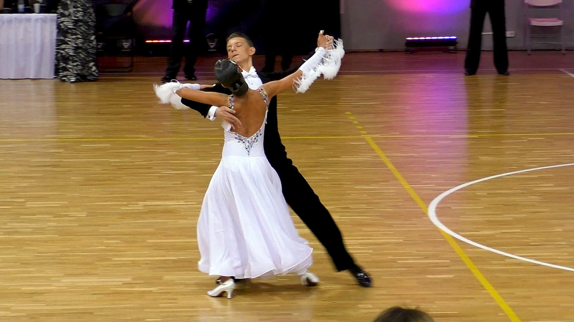 Юниоры 2 Rising Stars (Open): медленный вальс, танго, венский вальс, медленный фокстрот, квикстеп