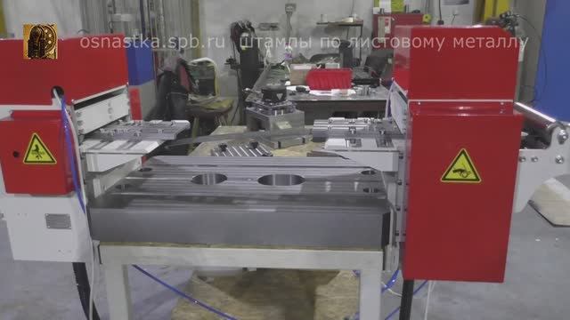 Двусторонняя валковая подача для заготовок разной длины.