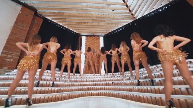 CAUTION HOT! dance project ★ BURLESQUE SHOW