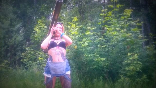 Девушка и гранатомет