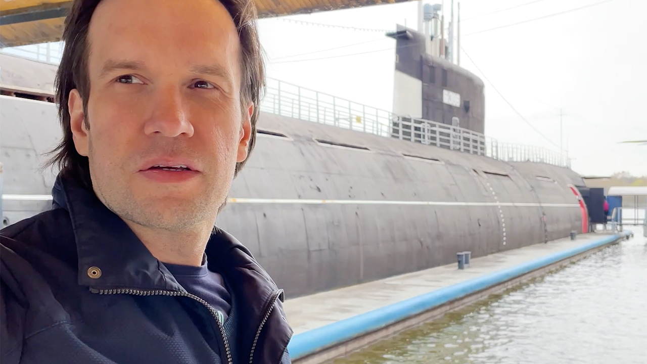 VLOG ● МЕНЯ НЕЛЬЗЯ ПУСКАТЬ НА ПОДВОДНУЮ ЛОДКУ! Б-396 НОВОСИБИРСКИЙ КОМСОМОЛЕЦ