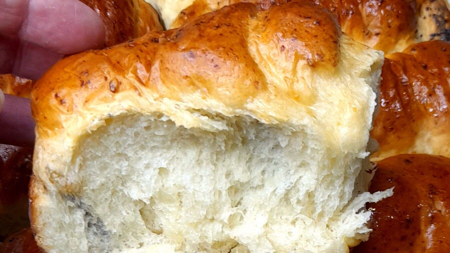 Вкусные, ароматные рулеты с маком и изюмом. Сдобное тесто с творогом.