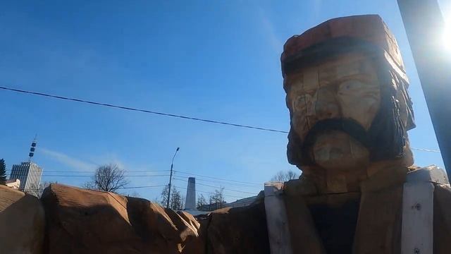 Архангельск, прогулка. Деревянные скульптуры на набережной!