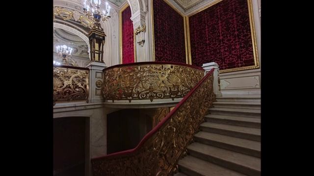 "ИЗ ПИТЕРСКИХ ЭКСКУРСИЙ"... (Фото со стены Виктории Гончаровой (М), музыка Рихарда Штрауса)