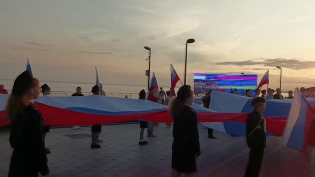 День флага России на набережной Автозаводского района / 2023 год
