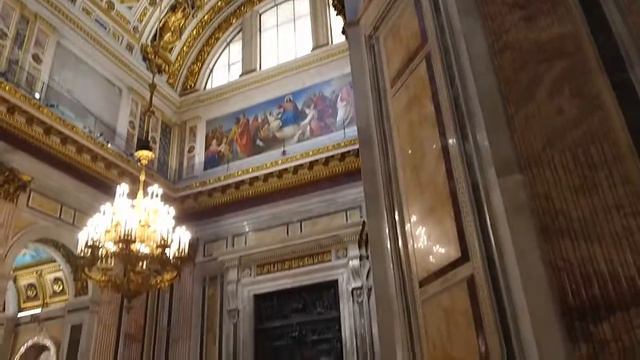 В Исаакиевском соборе.