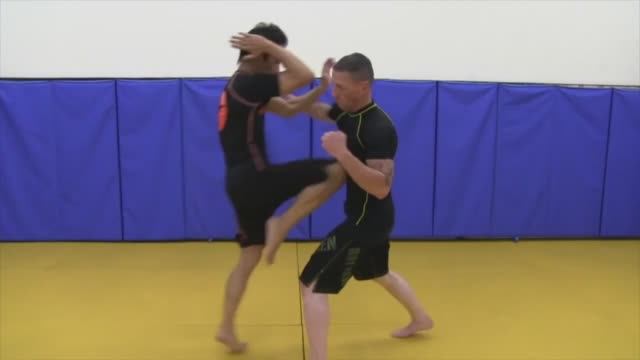 Академия Муай Боран. Двойной удар колено+локоть, ч.1