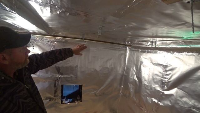 Начал отделку внутри бани. Снова еду в город