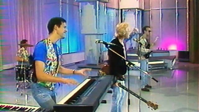 Level 42 - 1980 Live On French Tv.mp4