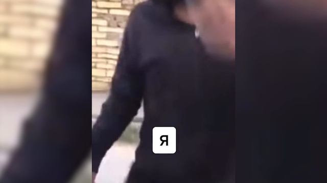 Когда купил белые кросы и тебе в автобусе наступает на них бабка