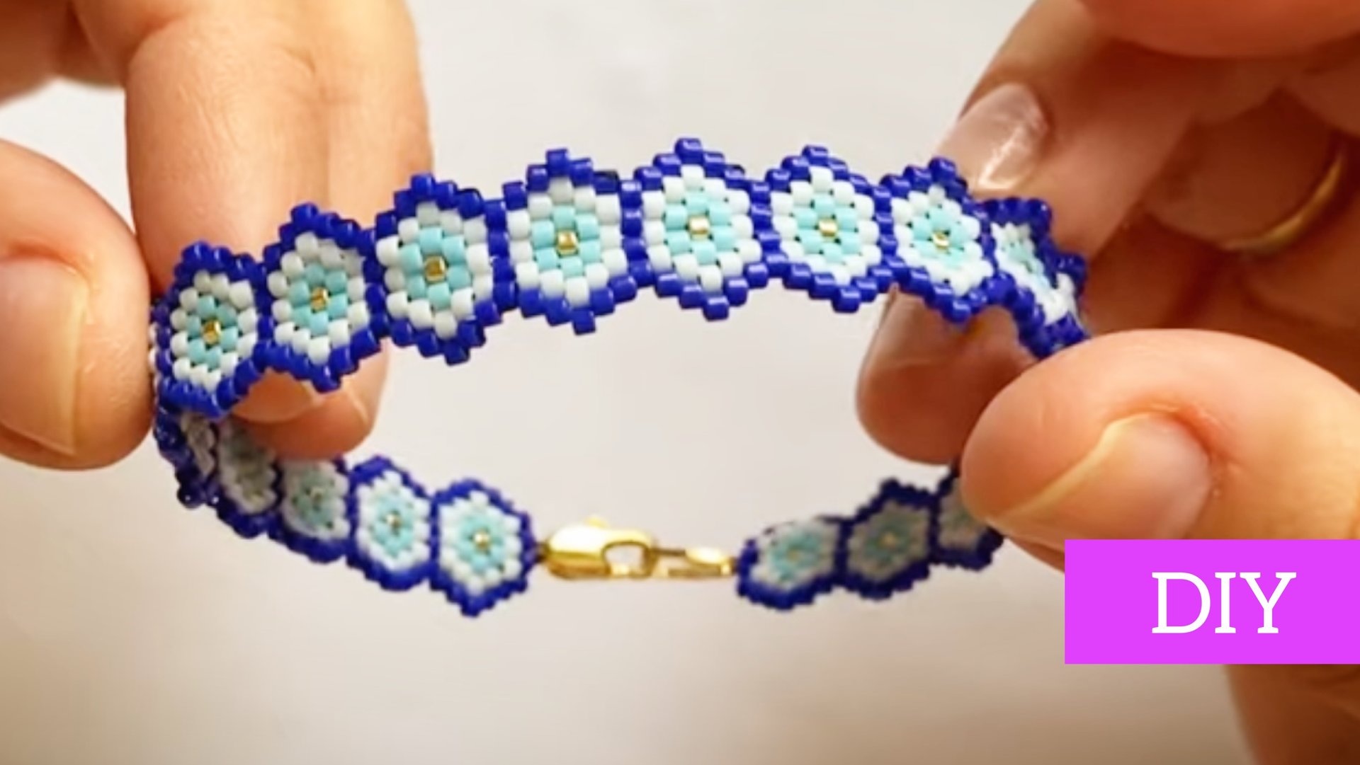 Бисероплетение * Браслет из бисера * Кирпичное плетение