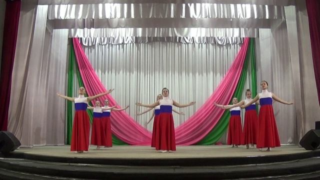 Детский хореографический ансамбль "Арабэск"
Танец "Флаг моего государства"