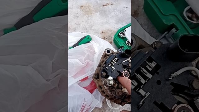 Горит значок "аккумулятор" - что делать?