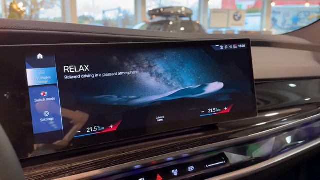 2024 BMW 7 Series - Interior and Exterior Walkaround