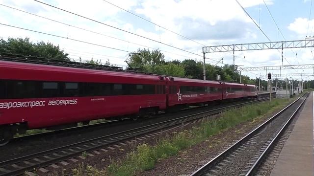 Электропоезд ЭД4МКМ-АЭРО-0007 "Аэроэкспресс" (ТЧ-50) приг. поезд №7137 Москва - Аэропорт Домодедово.