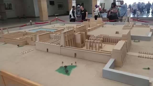 Карнакский храм, в поисках следов пребывания здесь Древних Богов Египта. Египет, Луксор.