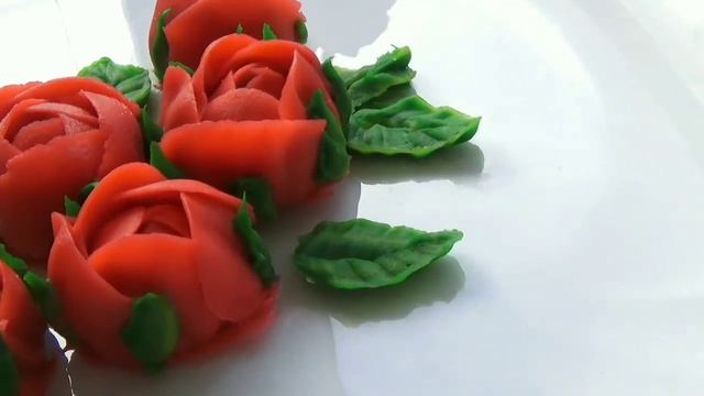 Кремовые цветы