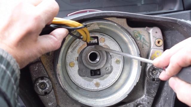 Обучение перетяжке салона. Как правильно снять руль. ( Рассказываю про подводные камни)