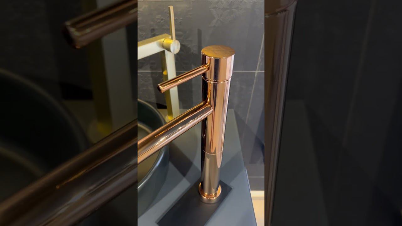 Образец цвета розовое золото глянец  M010