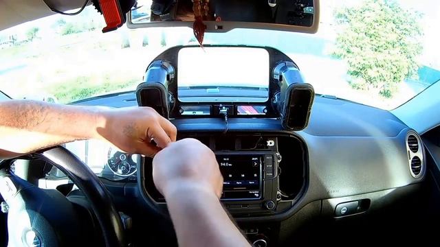 Установка RCD 330G плюс в VW Tiguan