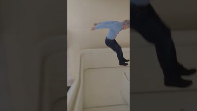 Самое крутое с презентации Apple 10 июня WWDC 2024  — паркур от Крейга Федериги