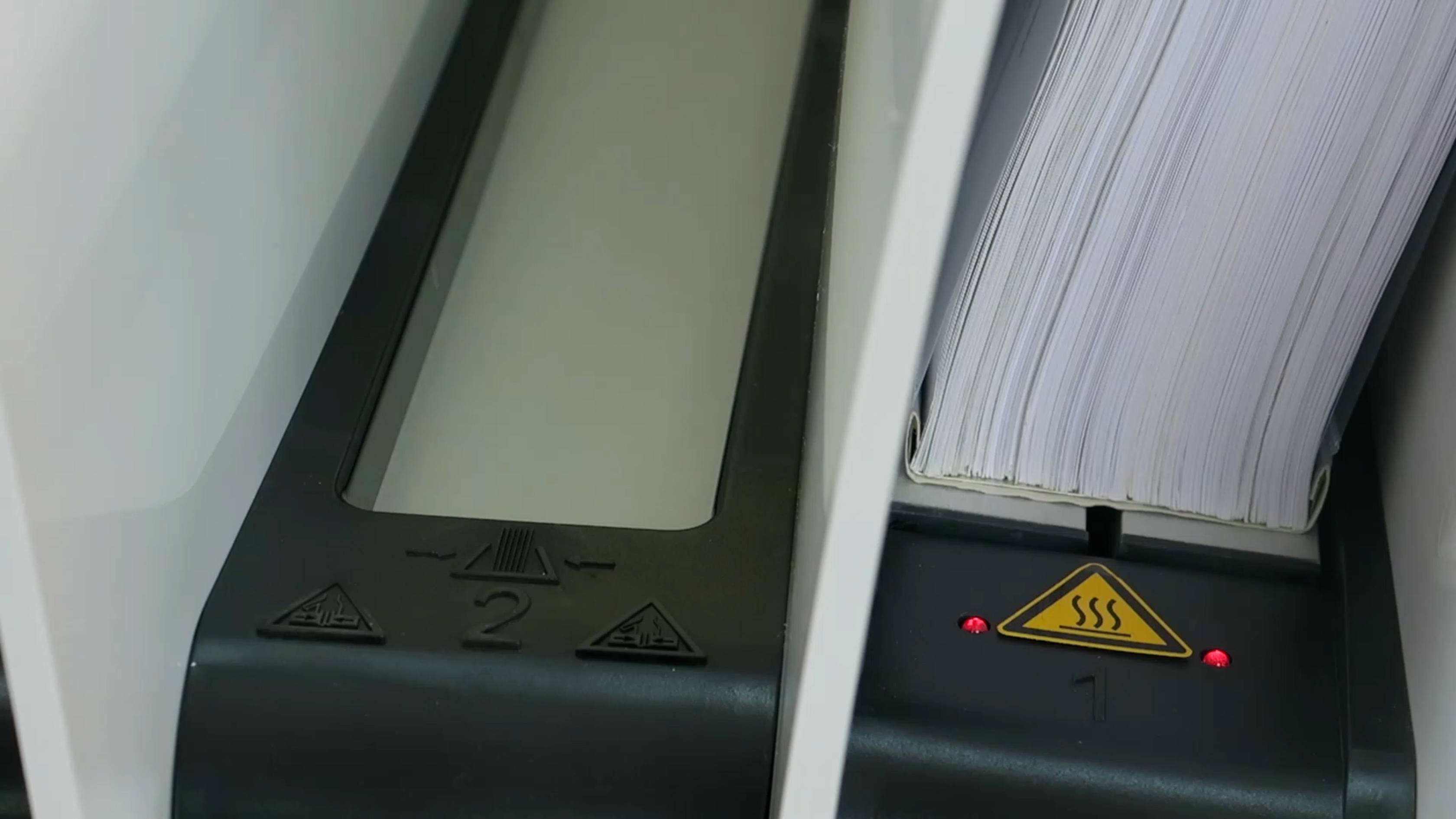 Термопереплетчик UniBinder 8.4. Переплет объемного документа.