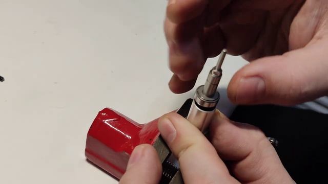 Как вытащить сломанную фрезу и поменять подшипники в цанге маникюрной ручки Strong или Marathon