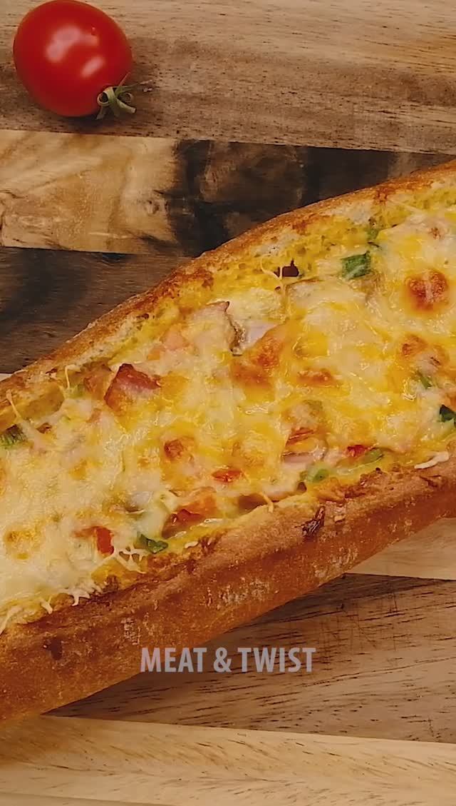 Фаршированный багет в духовке! Просто и вкусно! Подробный рецепт в описании!